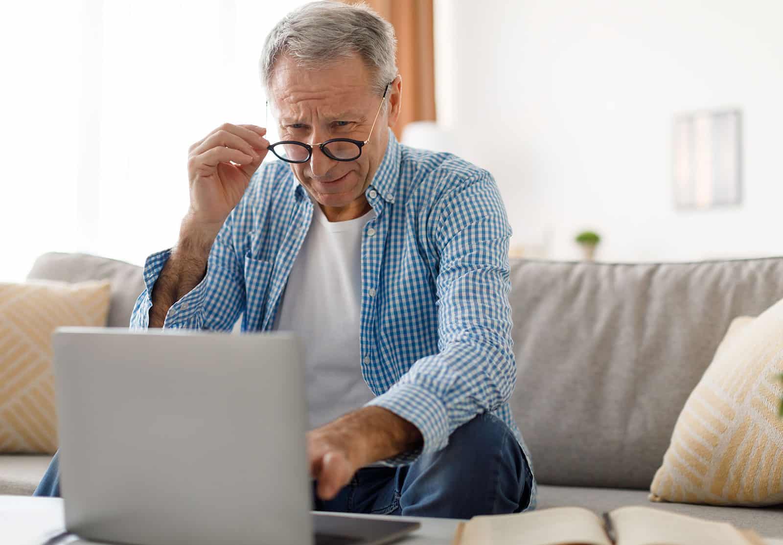 Can Alcoholism Affect Eyesight? | Vision Problems Linked to Alcohol Use ...